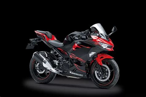 Harga Motor Sport Kawasaki Ninja 250 ABS Yang Macho Dan Sangar Berapa