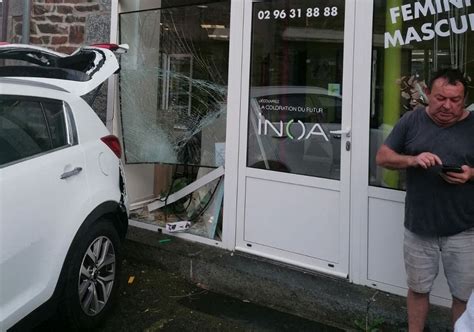 Pas de frein à main en Côtes d Armor la voiture finit sa course dans