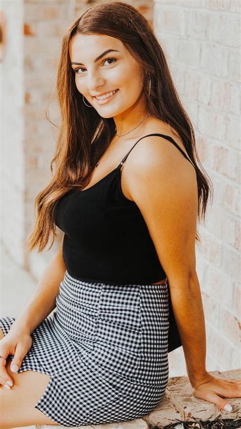 Spring Senior Portraits High School Senior Photography Brittany Sue