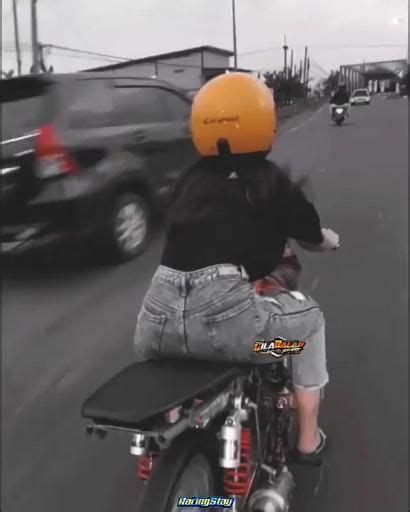 Video Pin Oleh Wahyu Ap Di Gambar Anime Gaya Penyimpanan Foto Gaya Hijab