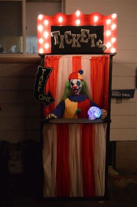 Pin De Stephanie Dellari En Creepy Circus Party Puertas Decoradas
