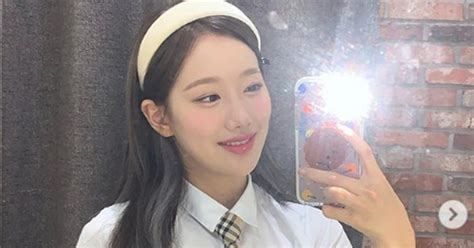 에이프릴 이나은 교복 입고 청순美 발산 첫사랑 아이콘