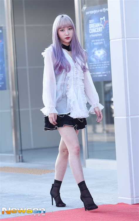 포토엔hd Exid 하니 인형이 걸어다니네