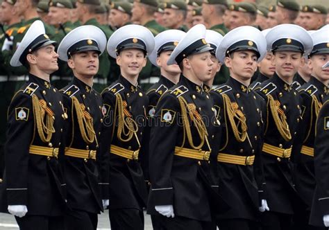 Cadete Do Corpo Militar Do Cadete Naval De Kronstadt Durante A Parada