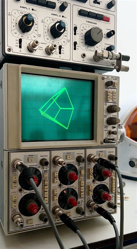 Pacific Stereo Concept 리시버와 Tektronix 5113 듀얼 빔 오실로스코프 빈티지 오디오 콘텐츠와