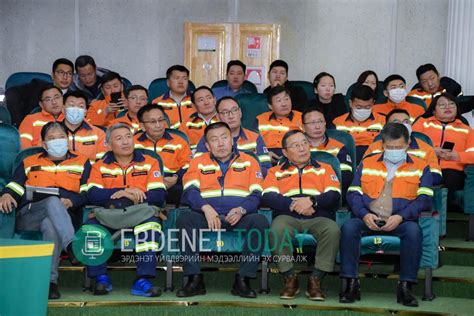 УУЛ УУРХАЙ ХҮНД ҮЙЛДВЭРИЙН САЙД Ж ГАНБААТАР ЭРДЭНЭТ ҮЙЛДВЭРТ АЖИЛЛАЖ БАЙНА