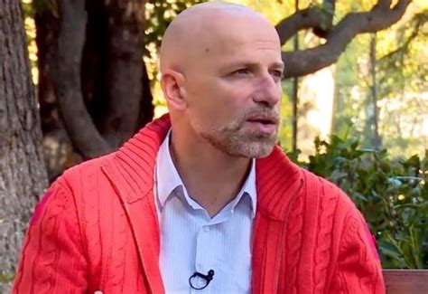 ყველა ცრუობს ვინც ამბობს რას წერს მერაბ მეტრეველი