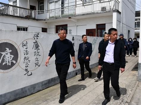 实地看、现场比、找差距、促提升！区综合整治办来白鹤镇开展2023年第一季度人居环境复查验收工作图片新闻白鹤镇上海市青浦区人民政府