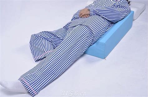 翻身枕图片三个月宝宝翻身图片宝宝翻身前的图片大山谷图库