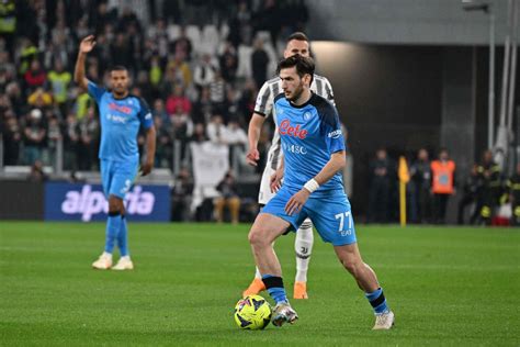 CorSport Procede con serenità il rinnovo di Kvara con il Napoli