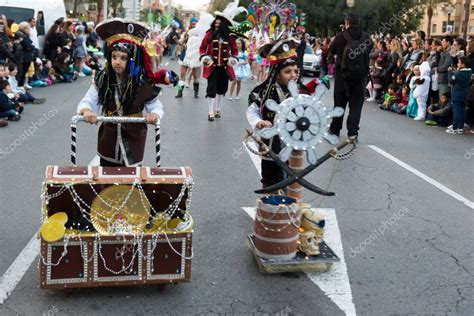 Gran Desfile De Carnaval En Cartagena Región De Murcia España 9 De