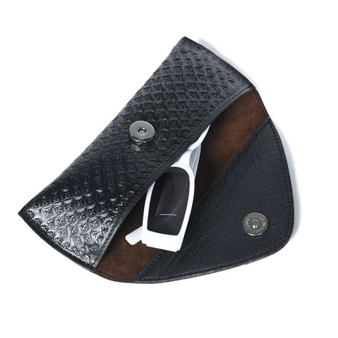 Black Leather Sunglasses Cover — Mahetri