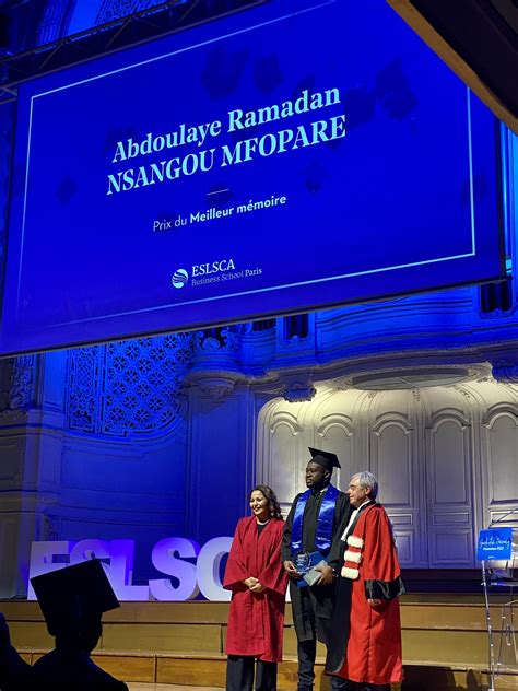 Cérémonie De Remise Des Diplômes Eslsca Promo 2022