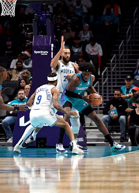 Timberwolves Duo Leads Road Win Over Hornets Reuters