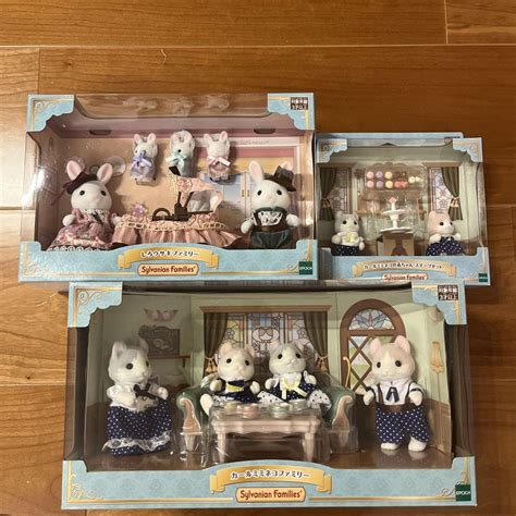 新品シルバニアしろウサギファミリーカールミミネコファミリー赤ちゃんスイーツセット メルカリ