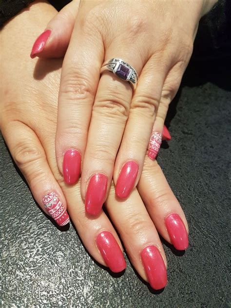 Hot Chilis Over Hot Pop Pink Cnd Shellac With Mandala Stamping And Gems