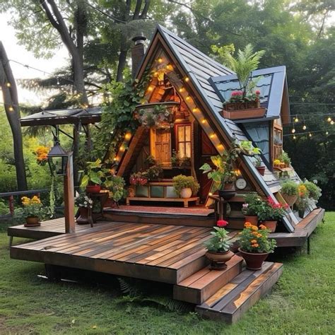 Pin By Misvanwinkle On Tiny House Obsession Tiny House Exterior Tiny House Cabin Tree House