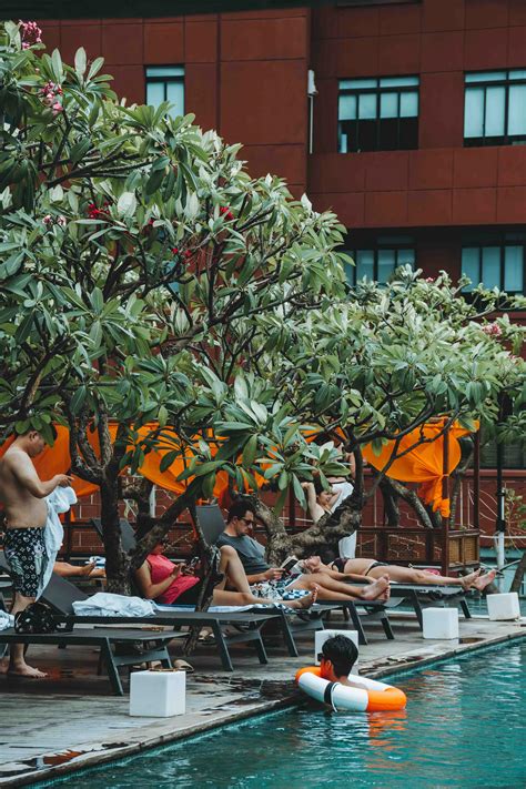 Hd 가구 거주 공간 건물 건축 경치 관광 깨끗한 라인 나무 낮 널찍한 녹색 당구 도자기 디자인 레이아웃 레저 레크리에이션 리조트 목가적인