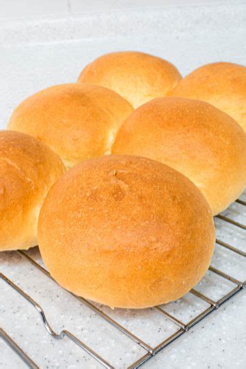 Easy Yeast Rolls For Beginners Small Batch Decorated Treats