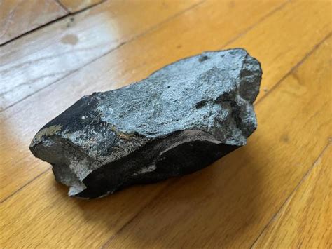 Une Météorite Sécrase Dans La Chambre Dune Maison Du New Jersey