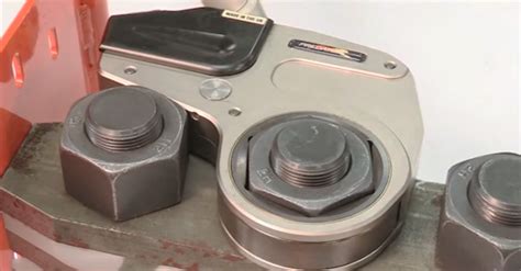 Hydraulic Torque Wrench Is A Genius Solution To A Common Problem Alt