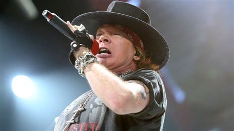 Axl Rose Says Death Of Nazareths Dan Mccafferty Is “a Tough Pill To Swallow” 100 7 Fm Kslx