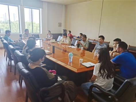【主题教育】学院举行青年教师座谈会