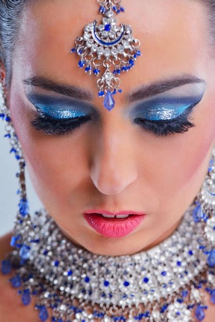 Premium Photo Fashion Beauty Beautiful Woman With Hairsyle And