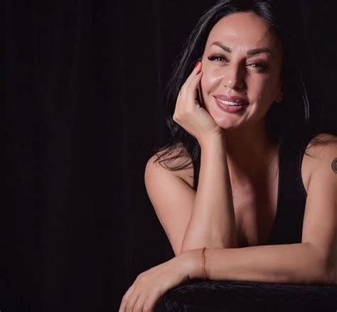 ლელა წურწუმიას ინსტაგრამი გაუტეხეს და ყველაფერი წაუშალეს ნახეთ რას წერს მომღერალი