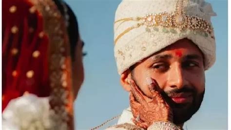 Youtuber Mrwhosetheboss Arun Maini Dhrisha Wedding Photos Viral On Internet Watch Arun Maini And