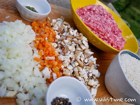 Лозови сармички с кайма и манатарки Vilis Time