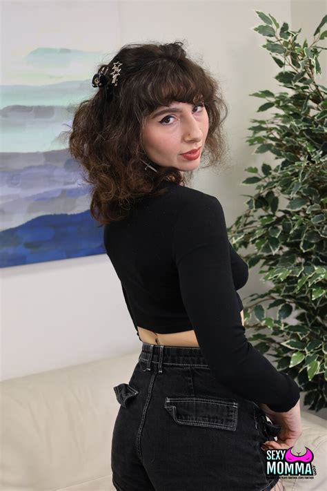 Sexy Momma Starring Josephine James Kiki Helix Rose Kink Sex Pics CoedCherry Com