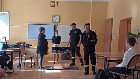 Zawadka szkolenie z pierwszej pomocy przedmedycznej dla uczniów klasy