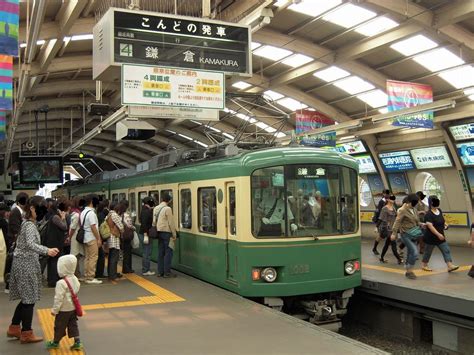 江ノ電藤沢駅にて 11 10 08ぎんいろ工作室