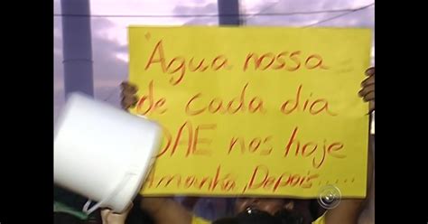 G Moradores fecham avenida em protesto contra falta d água em Bauru notícias em Bauru e Marília