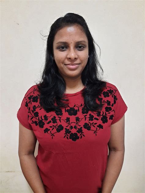 Amrutha Loganathan Medium