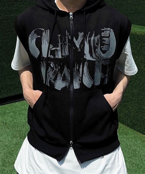 8월8일 예약배송 갓성비 우디 크롭 후드 베스트 4c 에이블리