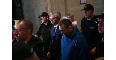 Общинарите от Варна Николай Стефанов и Йордан Кателиев застават пред