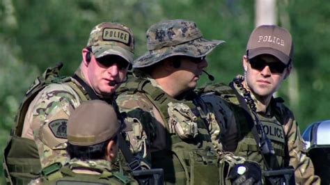Women Still Struggling To Make Rcmps Elite Emergency Response Team