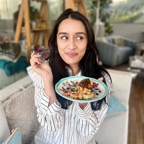 Best Time To Eat Chocolate According To Experts Vogue India