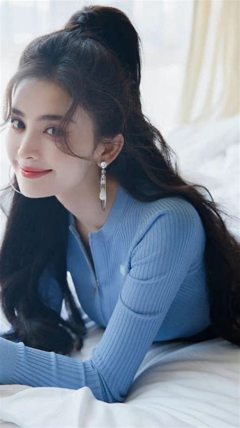 Ghim của Taek Ko trên 연예인 Dép Diễn viên