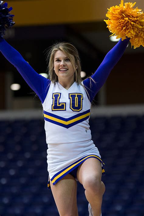 Lipscomb Cheerleaders 2015 Paul Robbins Flickr
