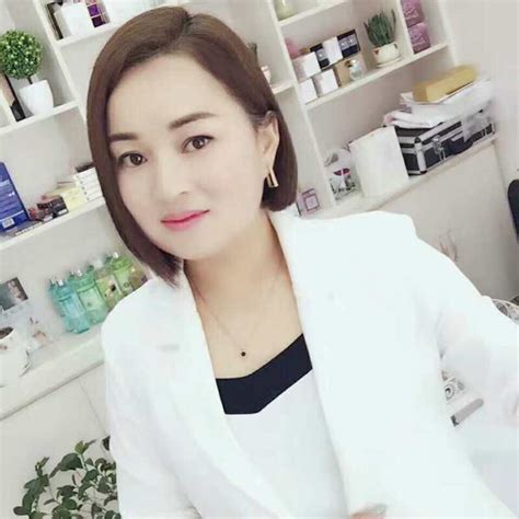 创业明星兰州化妆培训学校兰州学美甲兰州半培训班 甘肃佳丽共创职业培训学校