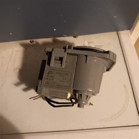 Zanussi Electrolux AEG Washing Machine Drain Pump Askoll M113 292252 ...