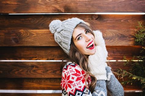 Free Photo Portrait Beautiful Girl With Long Hair And Red Lips In