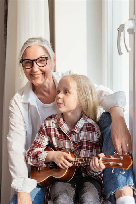 Stylish Eyeglasses For Seniors Proud Of Their Gray Hair And Wrinkles
