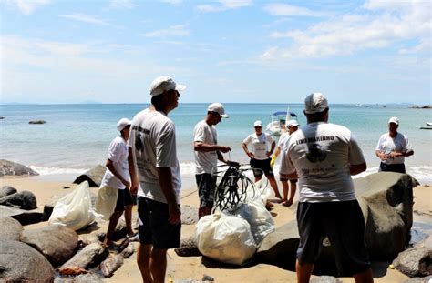 Cerca De 120 Kg De Lixo São Retirados Do Mar Em Ilhabela Neste Final De