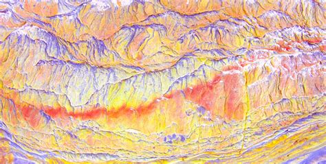 노란색 오렌지와 블루 바위 층년의 수백에 걸쳐 쌓아 퇴적암 바위의 화려한 형성 그래픽 디자인에 대 한 매혹적인 질감과 추상적인 배경입니다 0명에 대한 스톡 사진 및 기타