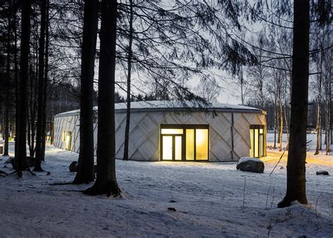 Tengboms Shingled Trail Centre Is Modelled On A Pine Cone