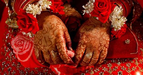 Protest Wedding On Stinking Nullah Highlights Agra Residents Woes